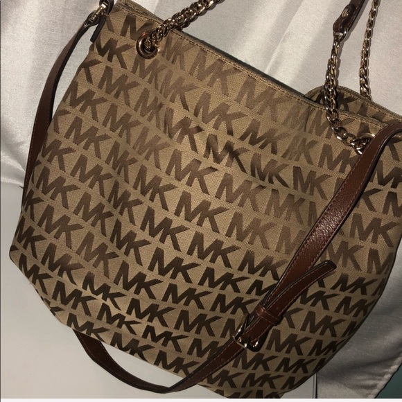 Michael Kors | Bags | Michael Kors Jet Set Logo Chain Tote | Poshmark